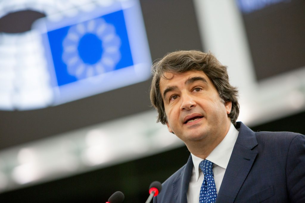 Fitto (Ecr-FdI): presenteremo nostro candidato alla presidenza Pe - ECR ...